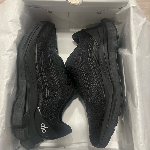 ALO Yoga | Shoes | Alo Runner Shoes Tennis Sneakers Black Womens Size 9 ...